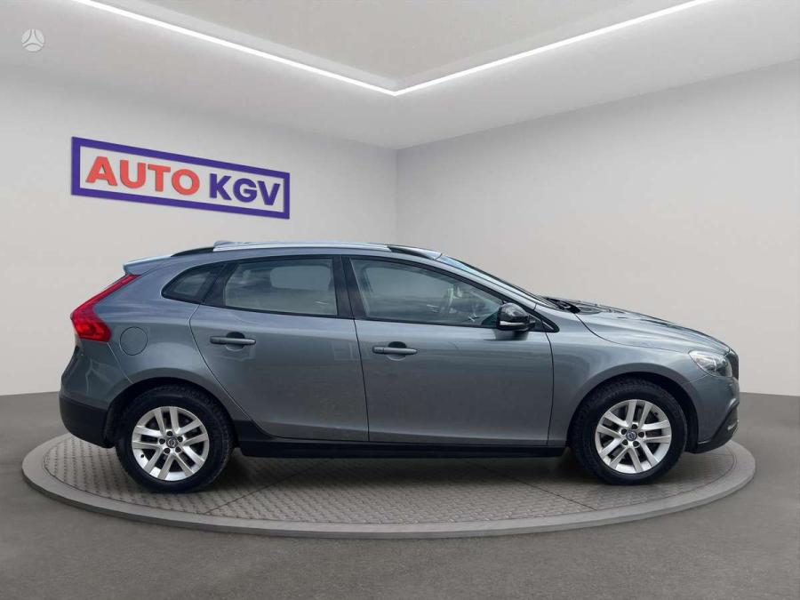Pelēks Volvo V40 2016 Kauņa, ar dzinēja tilpumu 2.00 L un nobraukumu 294 tūkst. km par 6999 €, foto 7 vietnē AUTOMOTO.COM.LV