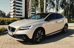 Grey Volvo V40 2017 in Parnu, with an engine capacity of 2.00 L and mileage of 82 thousand km for 16900 €, photo  on AUTOMOTO.COM.LV