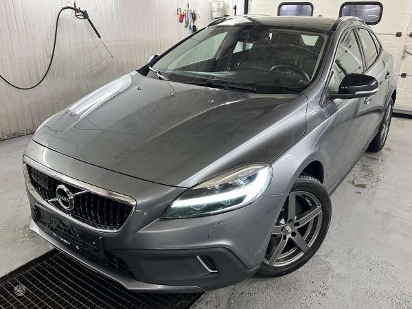Grey Volvo V40 2017 in Kaunas, with an engine capacity of 2.00 L and mileage of 173 thousand km for 10950 €, photo 1 on AUTOMOTO.COM.LV