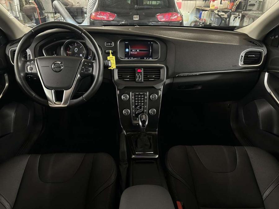 Pelēks Volvo V40 2017 Kauņa, ar dzinēja tilpumu 2.00 L un nobraukumu 173 tūkst. km par 10950 €, foto 8 vietnē AUTOMOTO.COM.LV