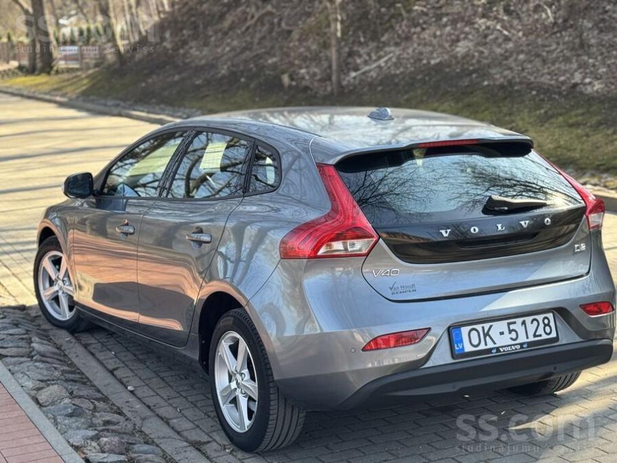 Серый Вольво В40 2017 в Бауска, объемом двигателя 2.00 л и пробегом 240 тыс. км за 8600 €, фото 4 на AUTOMOTO.COM.LV