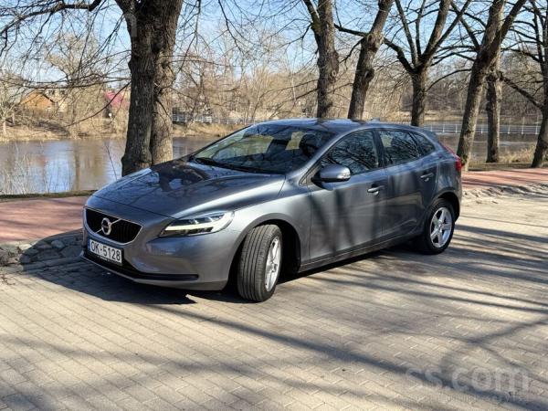 Grey Volvo V40 2017 in Bauska, with an engine capacity of 2.00 L and mileage of 240 thousand km for 8600 €, photo 8 on AUTOMOTO.COM.LV