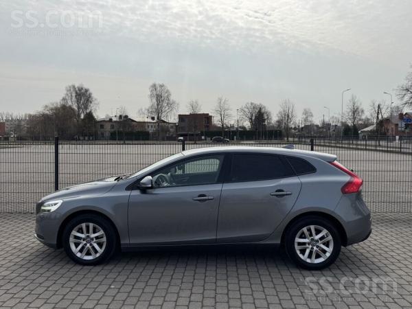 Pelēks Volvo V40 2017 Jelgava, ar dzinēja tilpumu 2.00 L un nobraukumu 234 tūkst. km par 10900 €, foto 4 vietnē AUTOMOTO.COM.LV