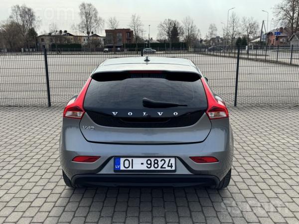 Pelēks Volvo V40 2017 Jelgava, ar dzinēja tilpumu 2.00 L un nobraukumu 234 tūkst. km par 10900 €, foto 7 vietnē AUTOMOTO.COM.LV