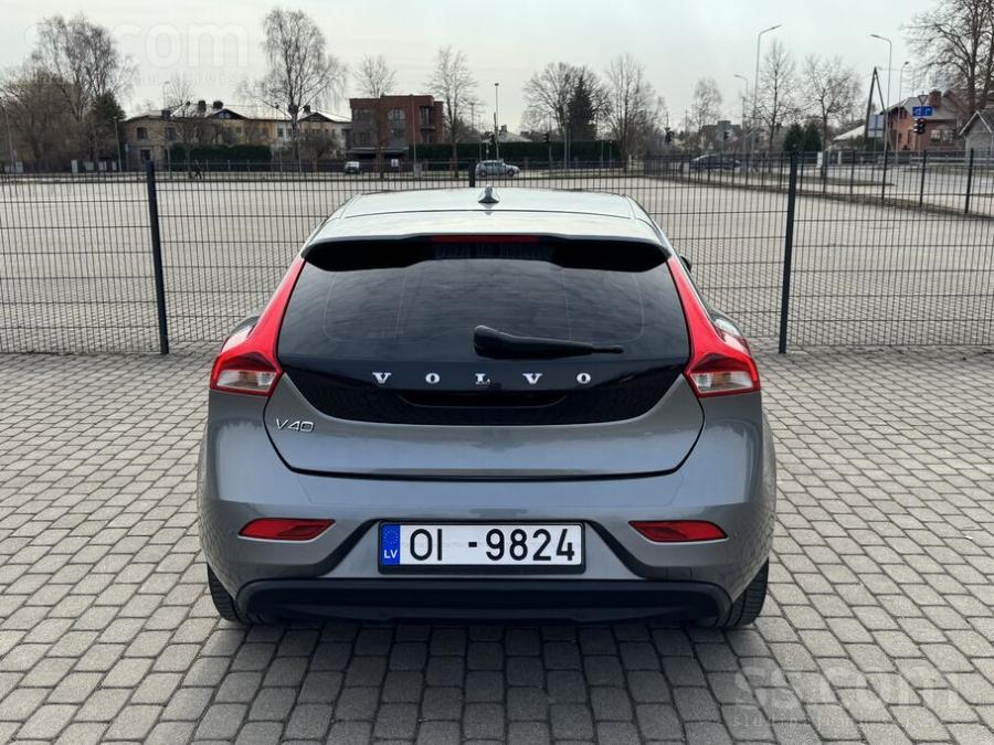 Pelēks Volvo V40 2017 Jelgava, ar dzinēja tilpumu 2.00 L un nobraukumu 234 tūkst. km par 10900 €, foto 8 vietnē AUTOMOTO.COM.LV