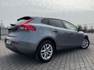 Pelēks Volvo V40 2017 Jelgava, ar dzinēja tilpumu 2.00 L un nobraukumu 234 tūkst. km par 10900 €, foto 10 vietnē AUTOMOTO.COM.LV