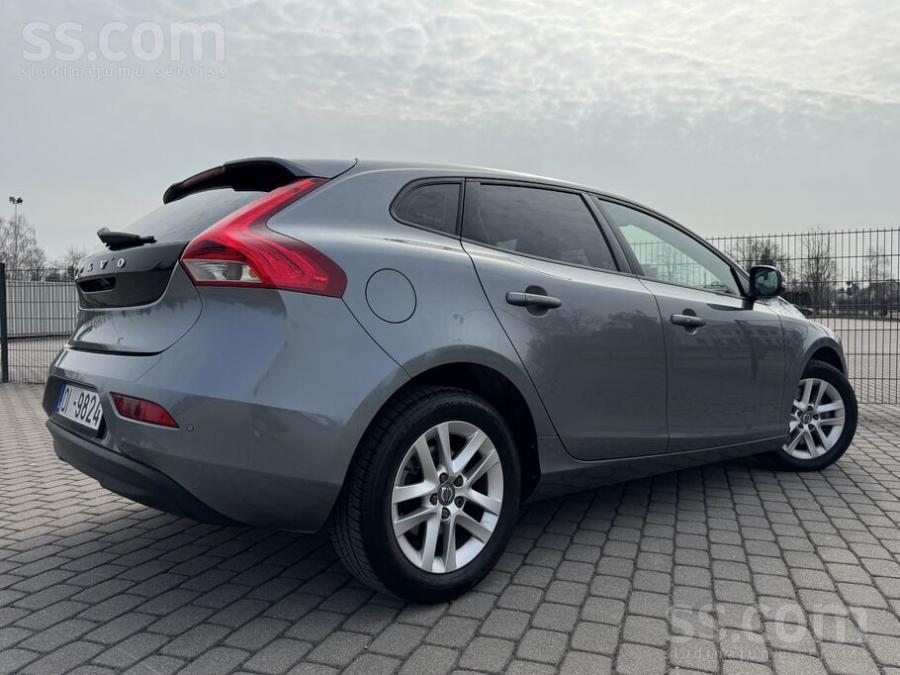 Pelēks Volvo V40 2017 Jelgava, ar dzinēja tilpumu 2.00 L un nobraukumu 234 tūkst. km par 10900 €, foto 10 vietnē AUTOMOTO.COM.LV