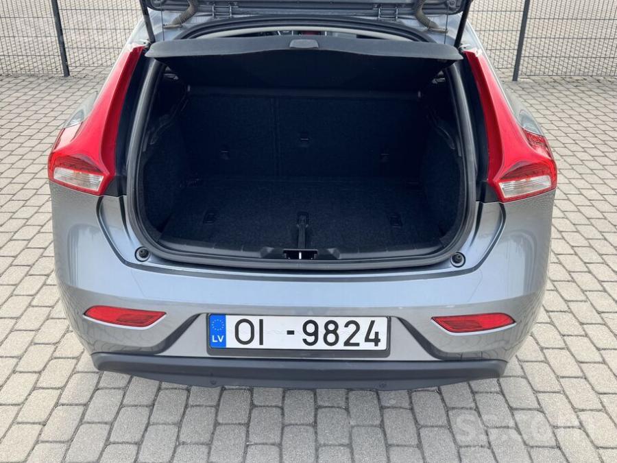 Pelēks Volvo V40 2017 Jelgava, ar dzinēja tilpumu 2.00 L un nobraukumu 234 tūkst. km par 10900 €, foto 11 vietnē AUTOMOTO.COM.LV