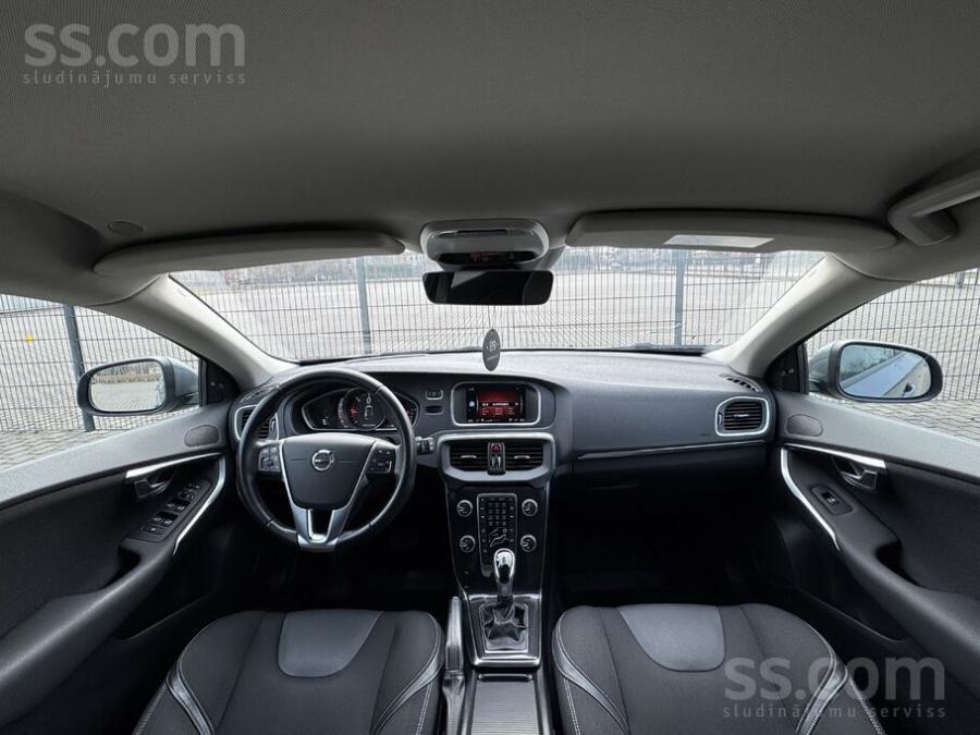 Pelēks Volvo V40 2017 Jelgava, ar dzinēja tilpumu 2.00 L un nobraukumu 234 tūkst. km par 10900 €, foto 13 vietnē AUTOMOTO.COM.LV