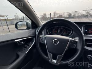 Pelēks Volvo V40 2017 Jelgava, ar dzinēja tilpumu 2.00 L un nobraukumu 234 tūkst. km par 10900 €, foto 14 vietnē AUTOMOTO.COM.LV
