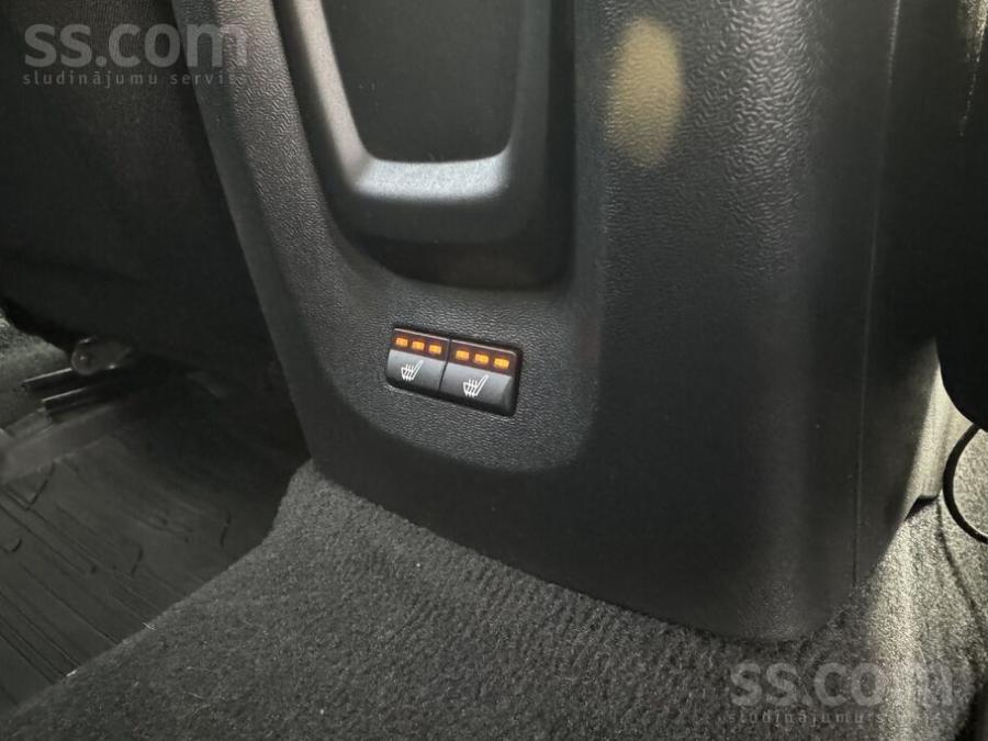 Pelēks Volvo V40 2017 Jelgava, ar dzinēja tilpumu 2.00 L un nobraukumu 234 tūkst. km par 10900 €, foto 21 vietnē AUTOMOTO.COM.LV