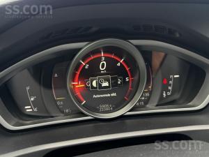 Pelēks Volvo V40 2017 Jelgava, ar dzinēja tilpumu 2.00 L un nobraukumu 234 tūkst. km par 10900 €, foto 23 vietnē AUTOMOTO.COM.LV