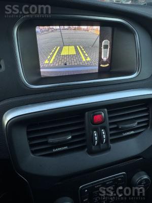 Pelēks Volvo V40 2017 Jelgava, ar dzinēja tilpumu 2.00 L un nobraukumu 234 tūkst. km par 10900 €, foto 24 vietnē AUTOMOTO.COM.LV