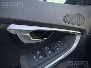 Pelēks Volvo V40 2017 Jelgava, ar dzinēja tilpumu 2.00 L un nobraukumu 234 tūkst. km par 10900 €, foto 25 vietnē AUTOMOTO.COM.LV