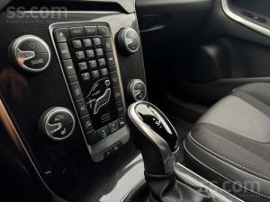 Серый Вольво В40 2017 в Елгава, объемом двигателя 2.00 л и пробегом 235 тыс. км за 10800 €, фото 14 на AUTOMOTO.COM.LV