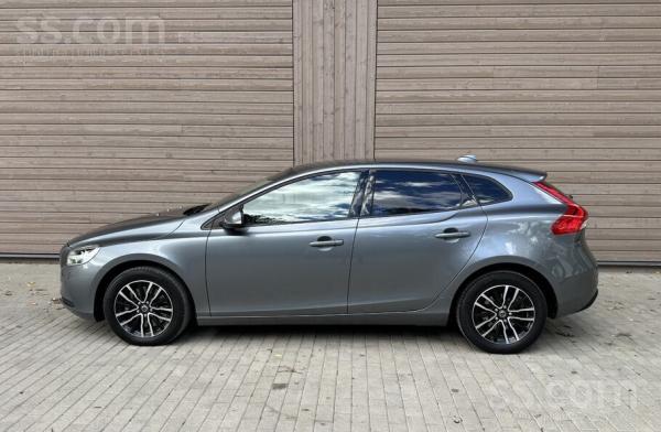 Grey Volvo V40 2017 in Jelgava, with an engine capacity of 2.00 L and mileage of 235 thousand km for 10300 €, photo 8 on AUTOMOTO.COM.LV