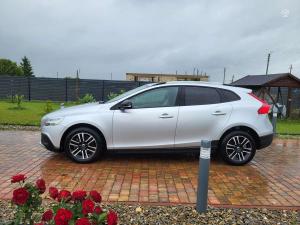 Grey Volvo V40 2017 in Vilnius, with an engine capacity of 2.00 L and mileage of 233 thousand km for 8399 €, photo 7 on AUTOMOTO.COM.LV