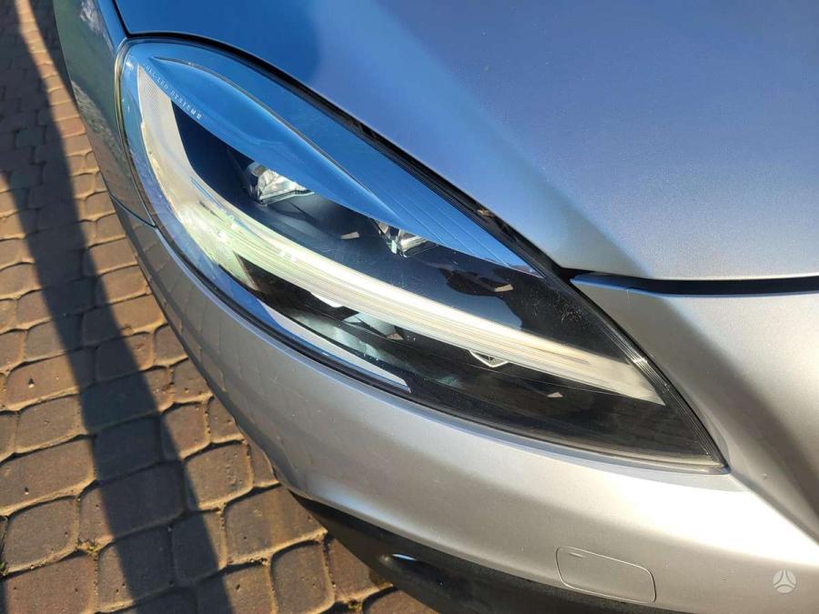 Grey Volvo V40 2017 in Vilnius, with an engine capacity of 2.00 L and mileage of 233 thousand km for 8399 €, photo 9 on AUTOMOTO.COM.LV