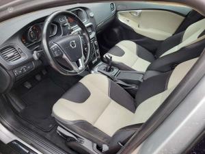 Grey Volvo V40 2017 in Vilnius, with an engine capacity of 2.00 L and mileage of 233 thousand km for 8399 €, photo 12 on AUTOMOTO.COM.LV