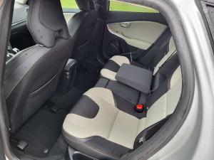Grey Volvo V40 2017 in Vilnius, with an engine capacity of 2.00 L and mileage of 233 thousand km for 8399 €, photo 13 on AUTOMOTO.COM.LV