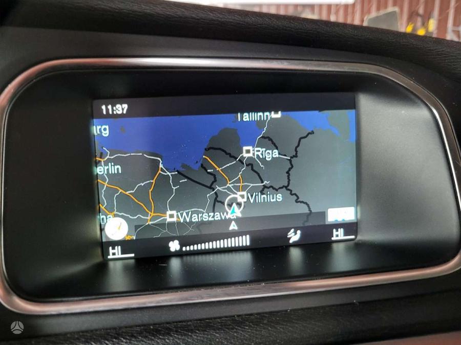 Grey Volvo V40 2017 in Vilnius, with an engine capacity of 2.00 L and mileage of 233 thousand km for 8399 €, photo 21 on AUTOMOTO.COM.LV