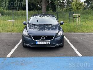 Grey Volvo V40 2017 in Riga, with an engine capacity of 2.00 L and mileage of 196 thousand km for 6950 €, photo 4 on AUTOMOTO.COM.LV