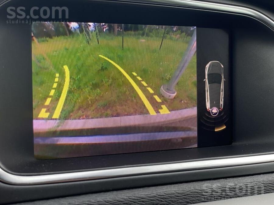 Grey Volvo V40 2017 in Riga, with an engine capacity of 2.00 L and mileage of 196 thousand km for 6950 €, photo 13 on AUTOMOTO.COM.LV