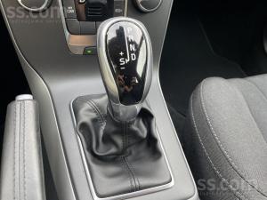 Grey Volvo V40 2017 in Riga, with an engine capacity of 2.00 L and mileage of 196 thousand km for 6950 €, photo 18 on AUTOMOTO.COM.LV