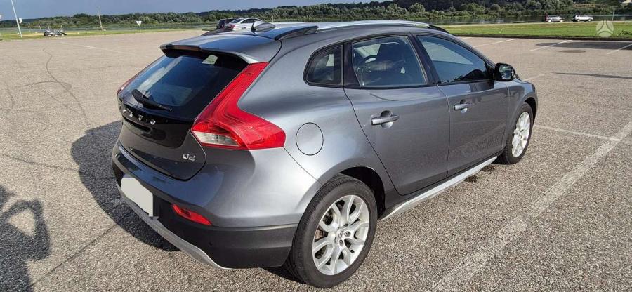 Pelēks Volvo V40 2017 Jurbarkas, ar dzinēja tilpumu 2.00 L un nobraukumu 268 tūkst. km par 7300 €, foto 5 vietnē AUTOMOTO.COM.LV