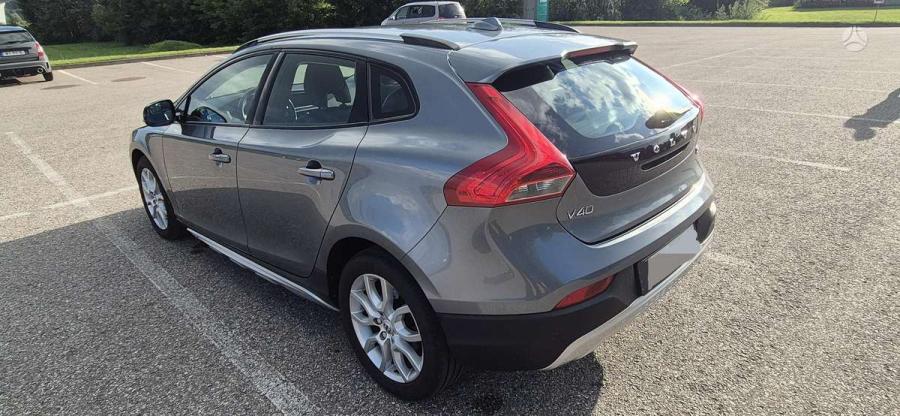 Pelēks Volvo V40 2017 Jurbarkas, ar dzinēja tilpumu 2.00 L un nobraukumu 268 tūkst. km par 7300 €, foto 7 vietnē AUTOMOTO.COM.LV