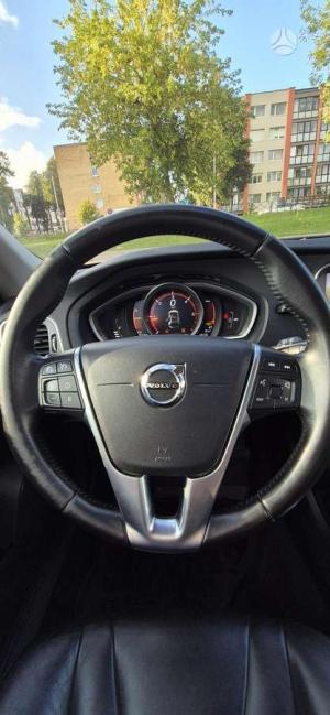 Pelēks Volvo V40 2017 Jurbarkas, ar dzinēja tilpumu 2.00 L un nobraukumu 268 tūkst. km par 7300 €, foto 16 vietnē AUTOMOTO.COM.LV