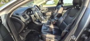 Pelēks Volvo V40 2017 Jurbarkas, ar dzinēja tilpumu 2.00 L un nobraukumu 268 tūkst. km par 7300 €, foto 17 vietnē AUTOMOTO.COM.LV