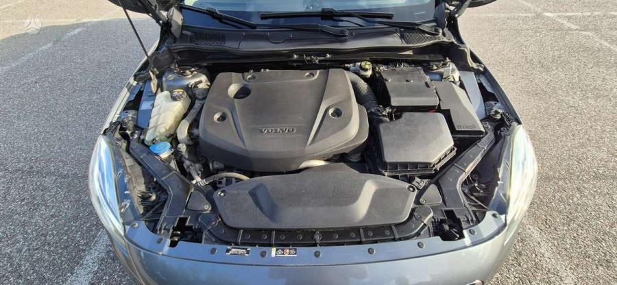 Pelēks Volvo V40 2017 Jurbarkas, ar dzinēja tilpumu 2.00 L un nobraukumu 268 tūkst. km par 7300 €, foto 21 vietnē AUTOMOTO.COM.LV