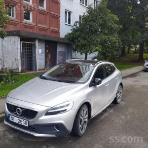 Серый Вольво В40 2017 в Рига, объемом двигателя 2.00 л и пробегом 79 тыс. км за 14000 €, фото 3 на AUTOMOTO.COM.LV