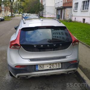 Серый Вольво В40 2017 в Рига, объемом двигателя 2.00 л и пробегом 79 тыс. км за 14000 €, фото 4 на AUTOMOTO.COM.LV
