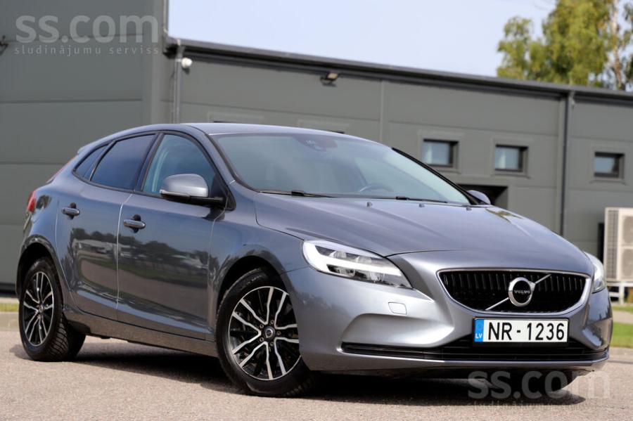 Pelēks Volvo V40 2017 Tukums, ar dzinēja tilpumu 2.00 L un nobraukumu 223 tūkst. km par 10200 €, foto 1 vietnē AUTOMOTO.COM.LV