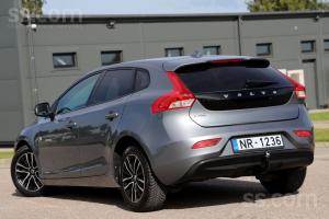 Pelēks Volvo V40 2017 Tukums, ar dzinēja tilpumu 2.00 L un nobraukumu 223 tūkst. km par 10200 €, foto 5 vietnē AUTOMOTO.COM.LV
