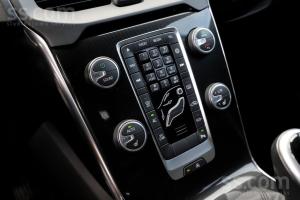 Pelēks Volvo V40 2017 Tukums, ar dzinēja tilpumu 2.00 L un nobraukumu 223 tūkst. km par 10200 €, foto 12 vietnē AUTOMOTO.COM.LV