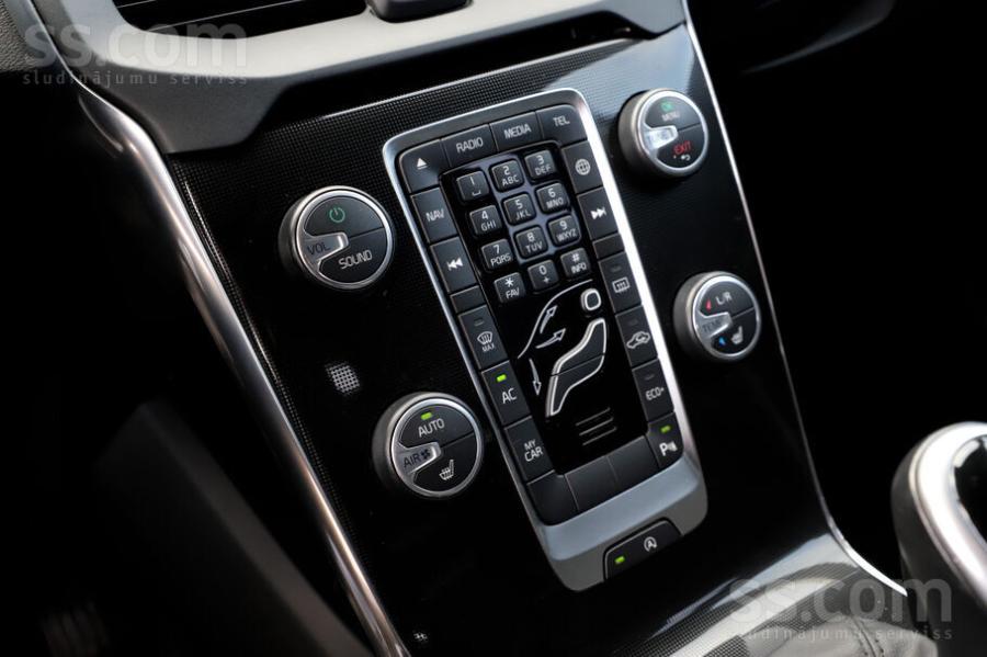 Pelēks Volvo V40 2017 Tukums, ar dzinēja tilpumu 2.00 L un nobraukumu 223 tūkst. km par 10200 €, foto 12 vietnē AUTOMOTO.COM.LV