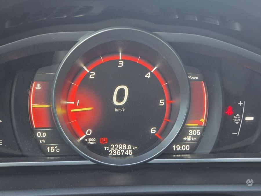 Серый Вольво В40 2017 в Вильнюс, объемом двигателя 1.97 л и пробегом 237 тыс. км за 8750 €, фото 15 на AUTOMOTO.COM.LV