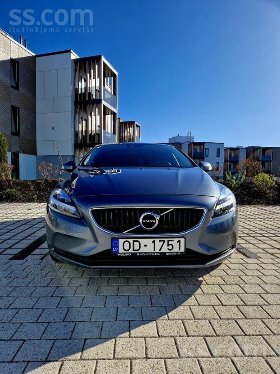 Grey Volvo V40 2018 in Riga, with an engine capacity of 2.00 L and mileage of 140 thousand km for 6250 €, photo 6 on AUTOMOTO.COM.LV