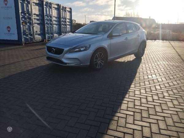 Grey Volvo V40 2018 in Taurage, with an engine capacity of 1.97 L and mileage of 179 thousand km for 7000 €, photo 1 on AUTOMOTO.COM.LV