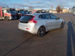 Grey Volvo V40 2018 in Taurage, with an engine capacity of 1.97 L and mileage of 179 thousand km for 7000 €, photo 3 on AUTOMOTO.COM.LV