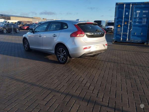 Grey Volvo V40 2018 in Taurage, with an engine capacity of 1.97 L and mileage of 179 thousand km for 7000 €, photo 4 on AUTOMOTO.COM.LV