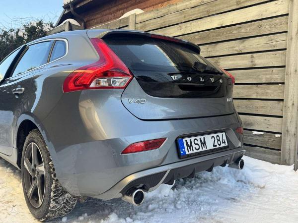 Pelēks Volvo V40 2018 Kauņa, ar dzinēja tilpumu 1.97 L un nobraukumu 201 tūkst. km par 11950 €, foto 5 vietnē AUTOMOTO.COM.LV
