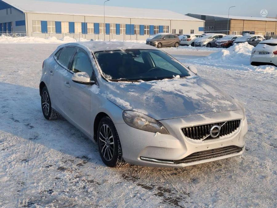 Pelēks Volvo V40 2018 Tauragė, ar dzinēja tilpumu 1.97 L un nobraukumu 179 tūkst. km par 6900 €, foto 1 vietnē AUTOMOTO.COM.LV