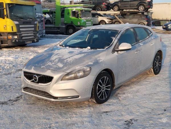 Pelēks Volvo V40 2018 Tauragė, ar dzinēja tilpumu 1.97 L un nobraukumu 179 tūkst. km par 6900 €, foto 2 vietnē AUTOMOTO.COM.LV