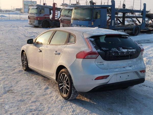 Pelēks Volvo V40 2018 Tauragė, ar dzinēja tilpumu 1.97 L un nobraukumu 179 tūkst. km par 6900 €, foto 3 vietnē AUTOMOTO.COM.LV