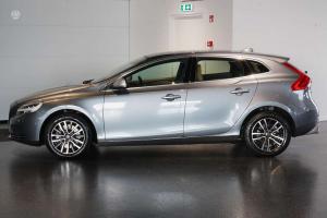 Pelēks Volvo V40 2018 Viļņa, ar dzinēja tilpumu 1.97 L un nobraukumu 199 tūkst. km par 13900 €, foto 2 vietnē AUTOMOTO.COM.LV