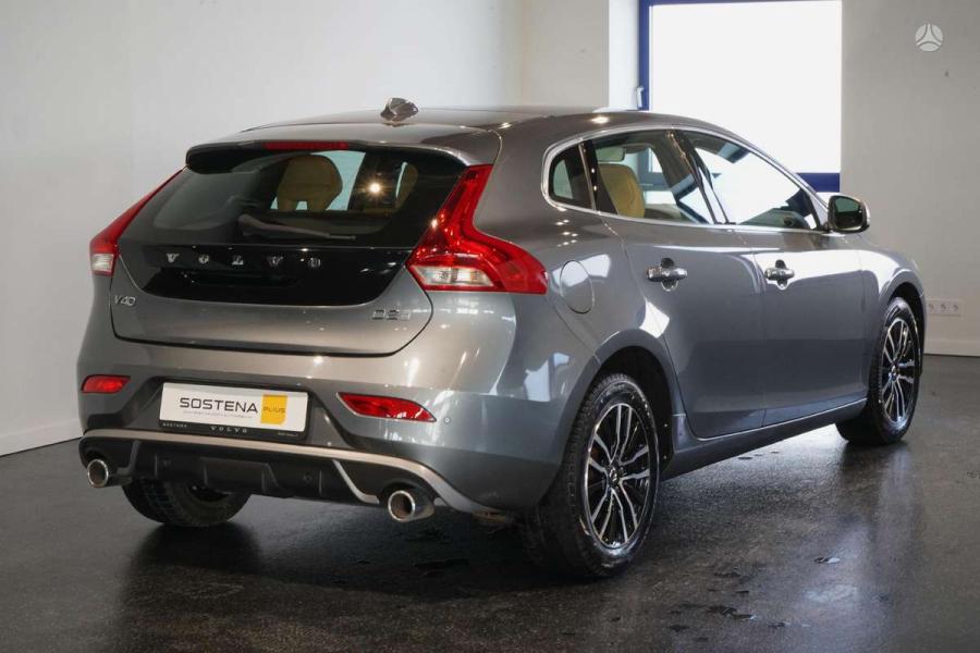 Pelēks Volvo V40 2018 Viļņa, ar dzinēja tilpumu 1.97 L un nobraukumu 199 tūkst. km par 13900 €, foto 3 vietnē AUTOMOTO.COM.LV